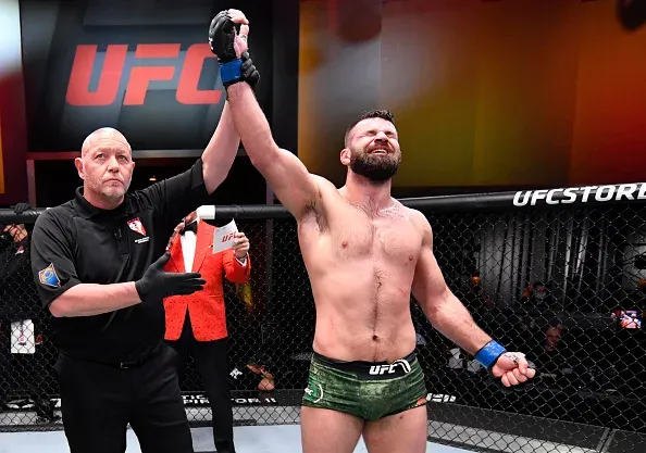 Julian Marquez 'Gonna F*ck Up' Sam Alvey On April 10