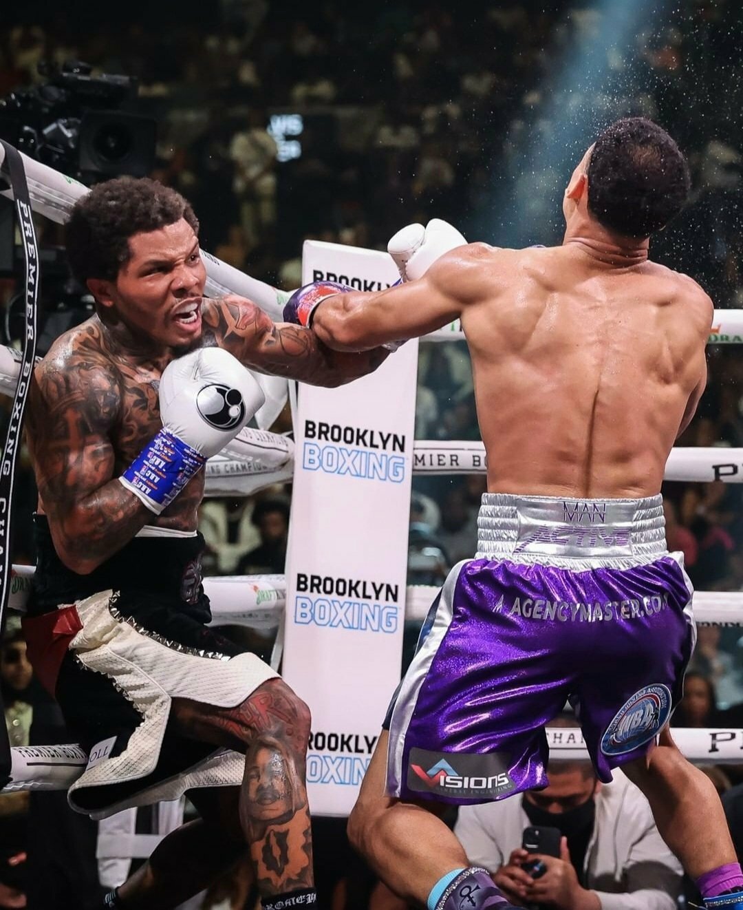 Timing Sets Up Perfect Punch for ‘Tank’ Davis - MMA Sucka